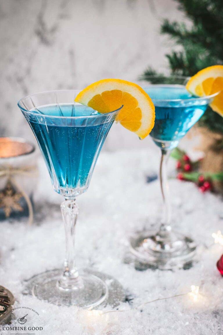 Christmas Cocktails: 23 Classic and Creative Ideas