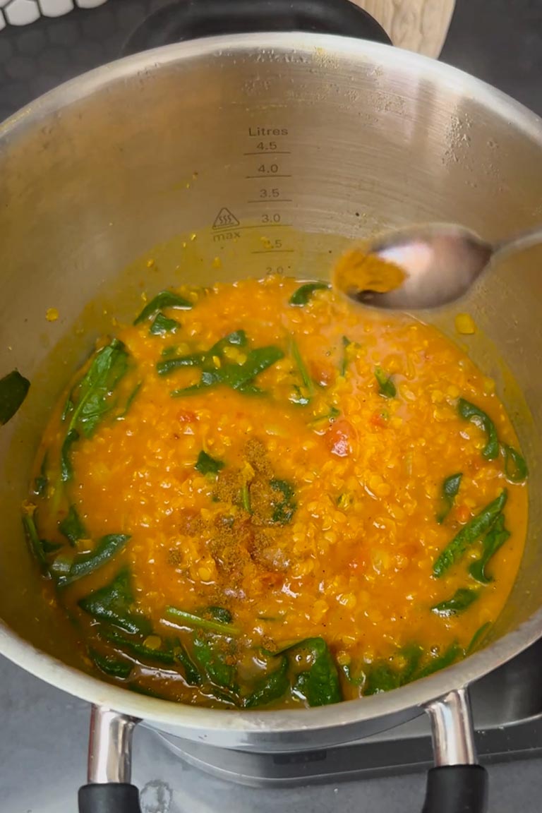 Easy Dahl Recipe (One-Pot, Vegan & Ready in 35 Minutes)