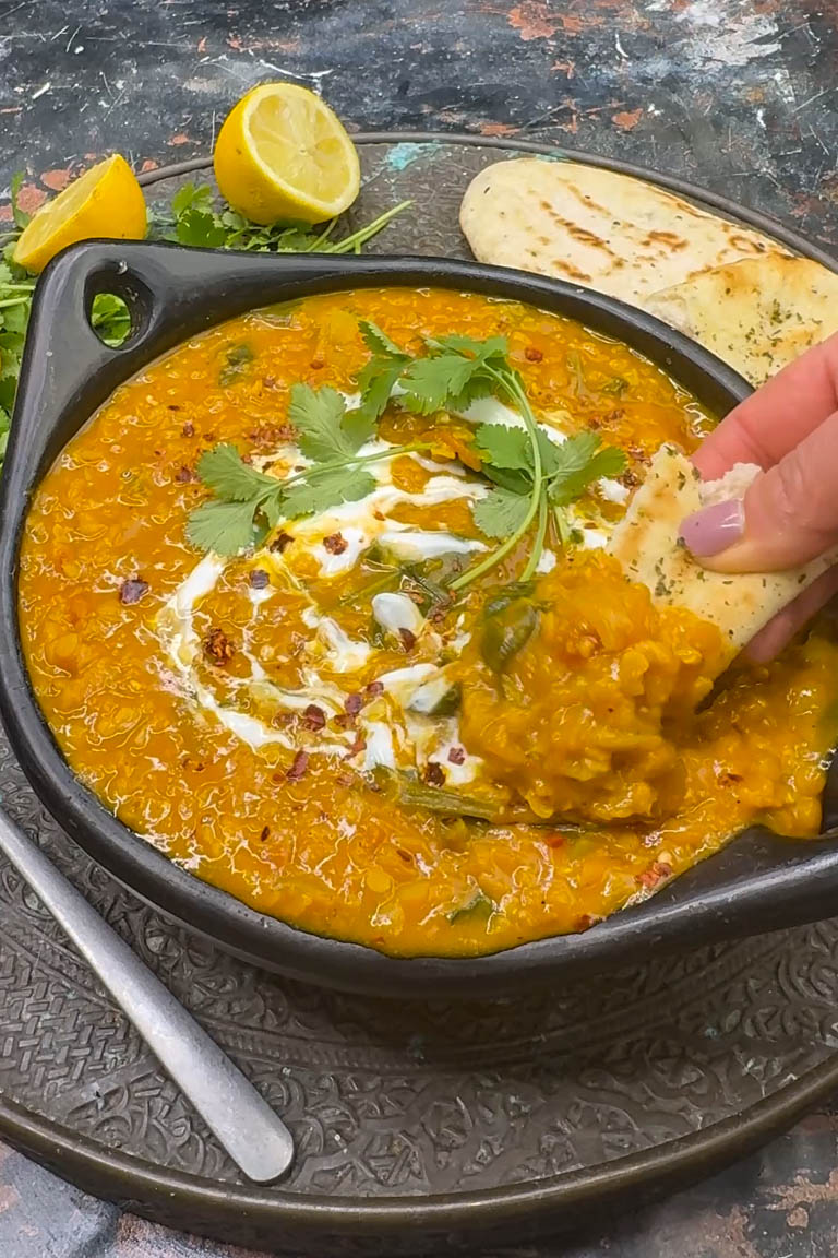Easy Dahl Recipe (One-Pot, Vegan & Ready in 35 Minutes)